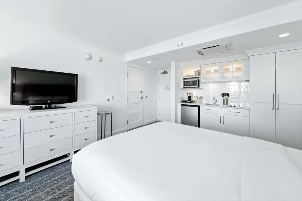 Beachfront Hotel Rooms | ICONA Avalon