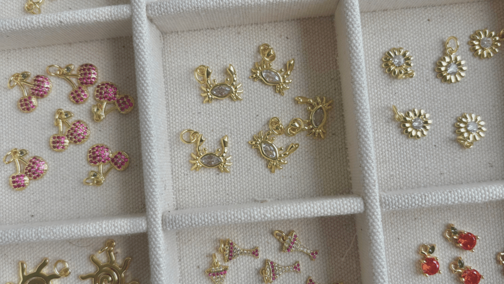 ICONA Avalon: Charm Bracelet Workshop with Blissfully Liss - ICONA Resorts